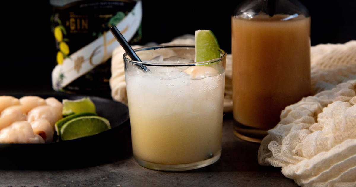 Easy Lychee Mocktail Recipe - Tasty Fusion Recipes